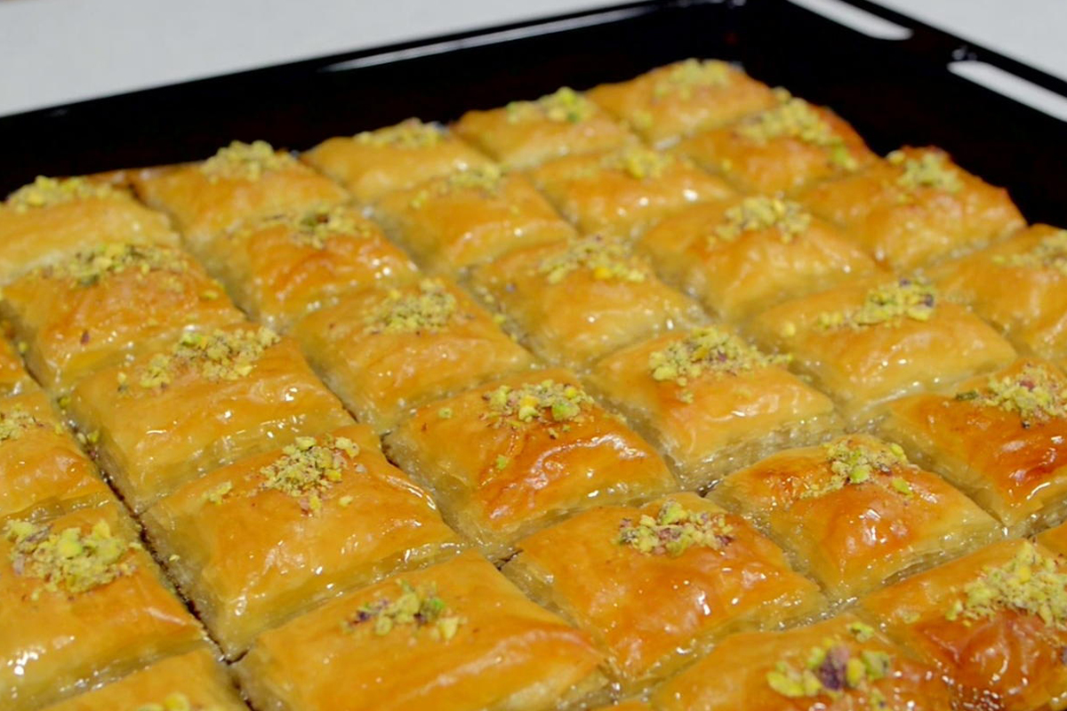 Rețeța originală de Baclava - un desert turcesc delicios